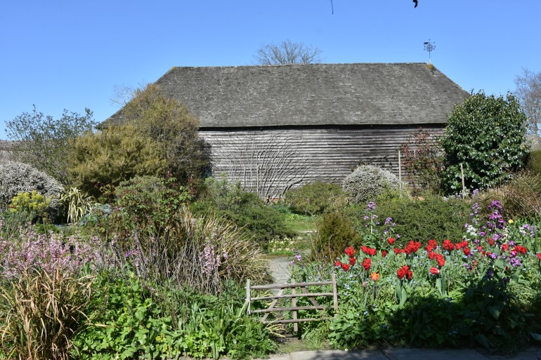 April at Great Dixter, reprise, for a spring-flowering extravaganza and ...
